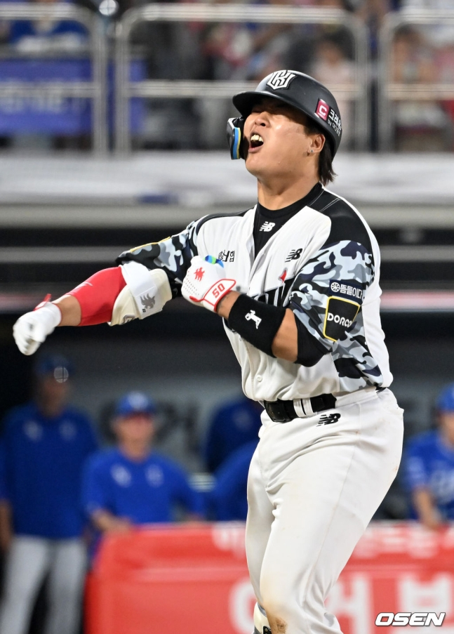 KT, 삼성 꺾고 마침내 4연속 위닝시리즈 쟁취! 강백호 전율의 8회 극적 결승포 폭발 [수원 현장리뷰] | 스타뉴스