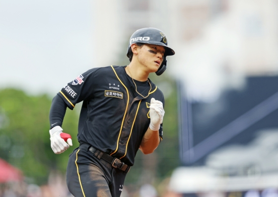 '40-40 말고 또 있다' 김도영, 오늘(21일) KBO 최초 역사 창조 나선다... 과연 신기록 쏠까 | 스타뉴스