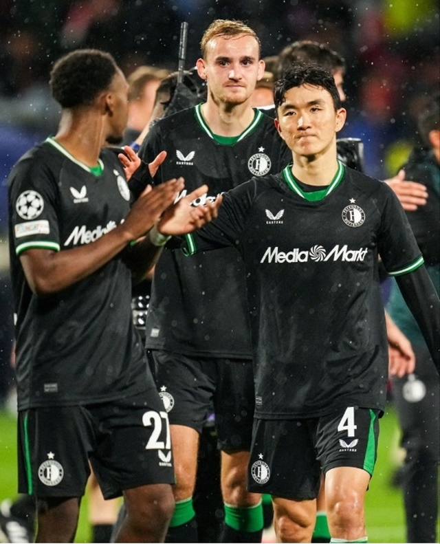 '황인범 풀타임' 미친 난타전, PK 실축 2번+자책골 2번→페예노르트 UCL 3-2 짜릿승 | 스타뉴스