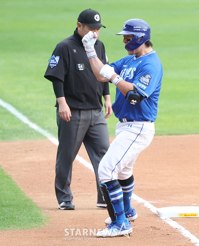 '강민호가 끝냈다' 삼성이 광주로 갑니다, '9년 만에 KS행'... LG에 3승 1패→'KIA 나와' [PO4 현장리뷰] | 스타뉴스