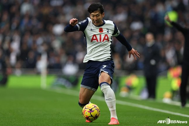 '손흥민 환상 도움+솔란케 멀티골' 토트넘, 빌라 4-1 격파! 7위 점프... SON 56분 '조기 교체'[EPL 리뷰] | 스타뉴스