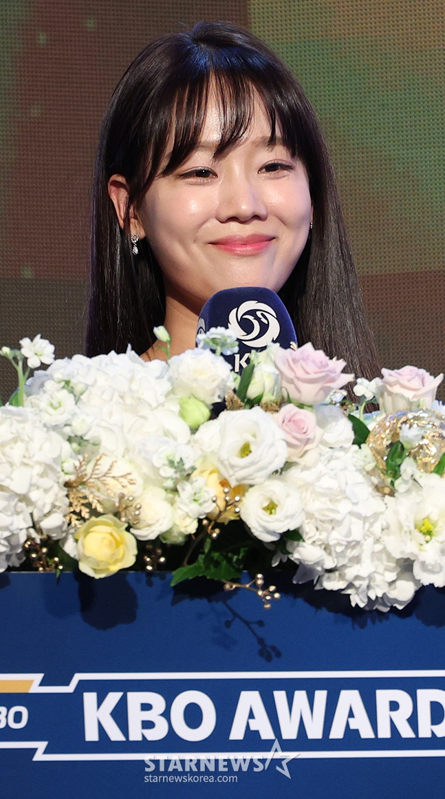 [포토] KBO 행사엔 꽃보다 오효주 - 스타뉴스