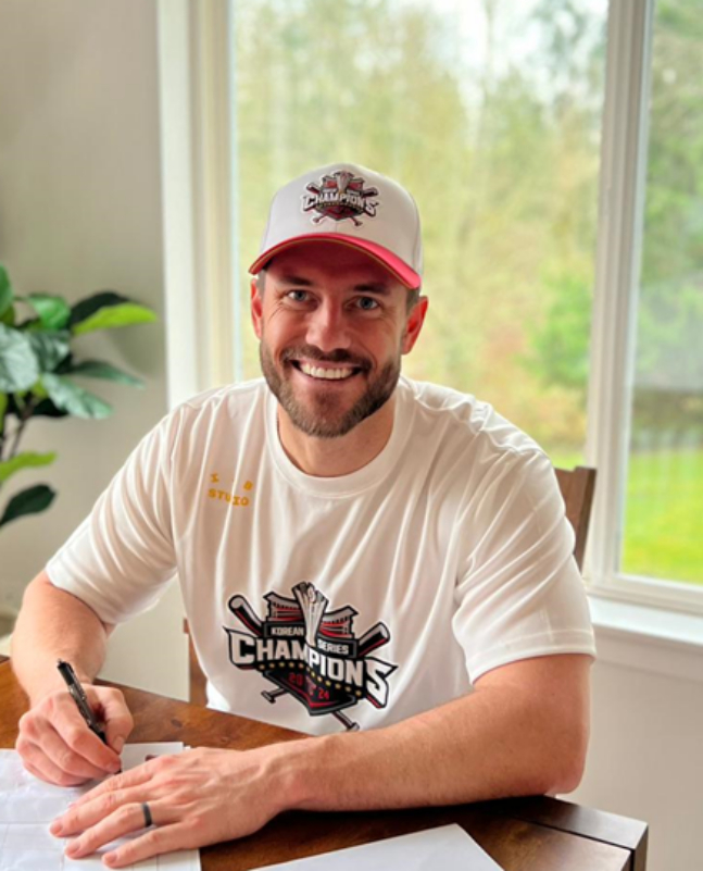 [오피셜] ML 88홈런 거포 '마침내' KBO 왔다! KIA, 위즈덤과 총액 100만 달러 계약 "장타력 기대한다" | 스타뉴스