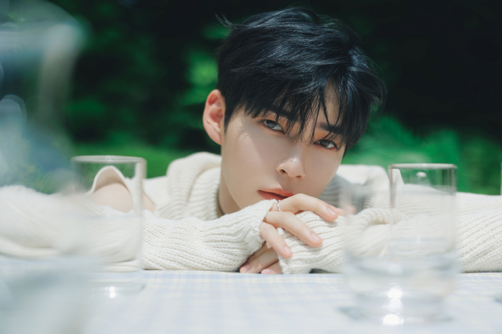 성한빈, 'AAA' 2년 연속 MC 출격..태국에 전할 '초긍정 에너지' | 스타뉴스