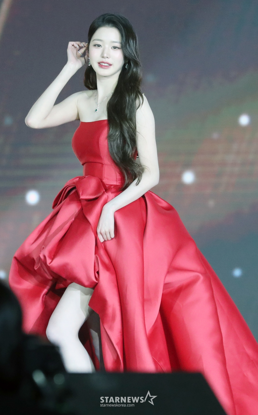 '4년 연속 AAA MC' 장원영, 퀸 오브 AAA 수상 "어디에도 없을 상" [AAA 2024] - 스타뉴스