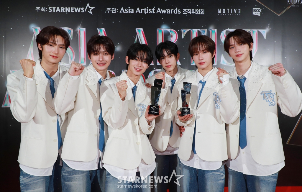 투어스, 2024 AAA 베스트 아티스트-신인상 2관왕![★포토] | 스타뉴스