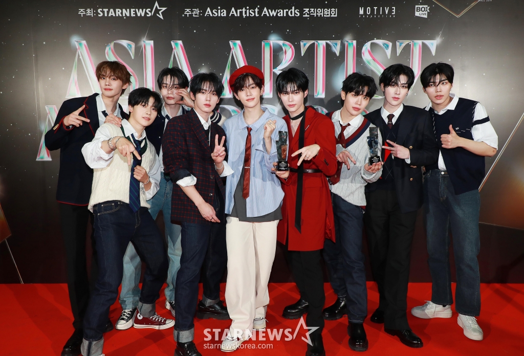 제로베이스원, 2024 AAA 2관왕![★포토] | 스타뉴스