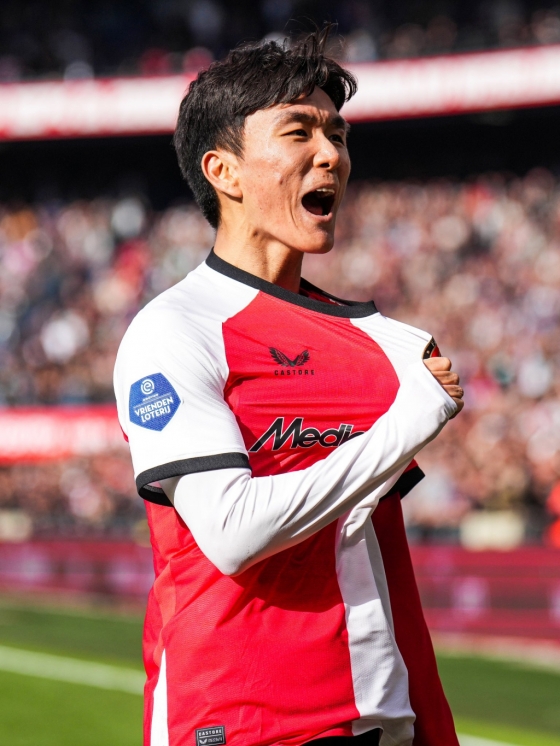 '韓 경사' 국대 핵심 황인범, UCL 16강 극적 진출! 페예노르트 50년 역사 함께한다... AC밀란과 무승부→합계 2-1 승전고 | 스타뉴스