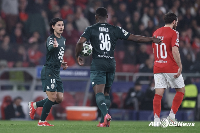 'SON 18골인데...' 미나미노, 5골로 日UCL 최다 득점자 등극 | 스타뉴스