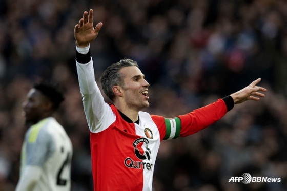 'EPL 144골' 반페르시, 황인범과 한솥밥! '2년 계약' 42세 초보 사령탑 도전 시작 "꼭 성공할 것" | 스타뉴스