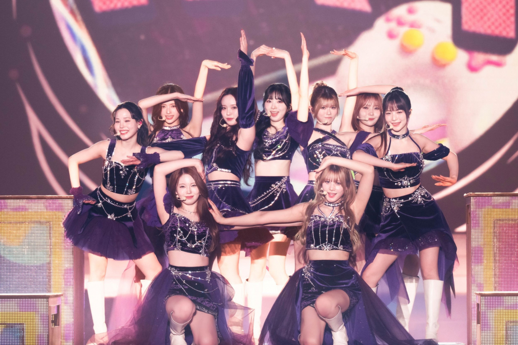 NiziU(니쥬), 첫 윈터 투어 'AWAKE' 성료 & 하반기 새 투어 발표 | 스타뉴스