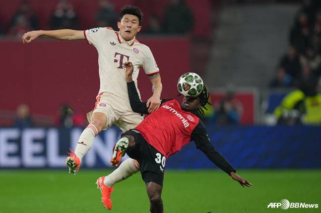 김민재 UCL 8강행 하드캐리! 2G 연속 무실점+케인·콤파니 감독 감탄 "수비 진짜 잘했다"... 독일 유력지 극찬 | 스타뉴스