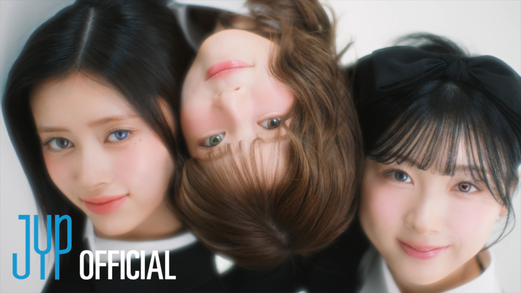 'JYP 걸그룹' NiziU, 국내 첫 컴백작 'LOVE LINE' 비주얼 필름 공개 | 스타뉴스