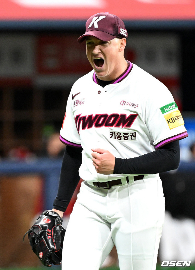 '패패패→승승승' 누가 키움을 최약체라 했나... 로젠버그 7이닝 9K 2실점 KBO 첫 승, SSG에 9-3 대승 [고척 현장리뷰] | 스타뉴스