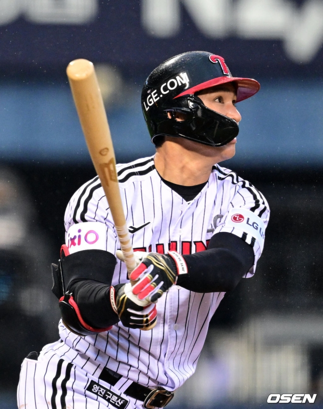 '오직' LG만 해냈던 KBO 대기록 '8G서 중단', 야속한 봄비에도 오지환은 활짝 웃었다 [잠실 현장] | 스타뉴스
