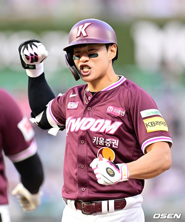 로젠버그 '7이닝 1실점'→송성문+오선진 해결=3연패 탈출! 키움 연장 승리로 10승 안착, SSG 3연승 마감 [인천 현장리뷰] | 스타뉴스