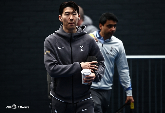 SON 복귀 불투명→포스텍 "아슬아슬하다, UEL 1차전 출전 쉽지 않다" | 스타뉴스