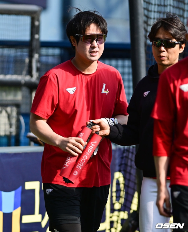 KBO 리그 홈런왕, 시즌 첫 1군 등록→3번 지명타자 출격! 500홈런 도전 나선다 [잠실 현장] | 스타뉴스