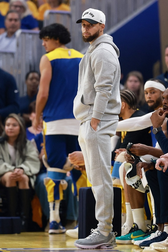 '커리 햄스트링 부상 결장' GSW, PO 2연패→탈락 위기... '버틀러 33점 분전' 미네소타에 역전패 | 스타뉴스