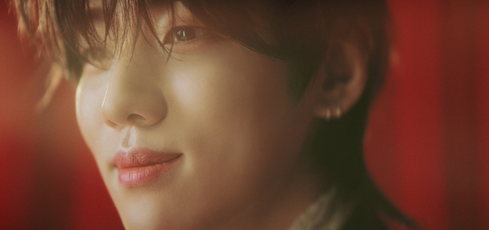 DKZ 재찬, 'Poster Boy' 변신..MV 티저 공개 | 스타뉴스