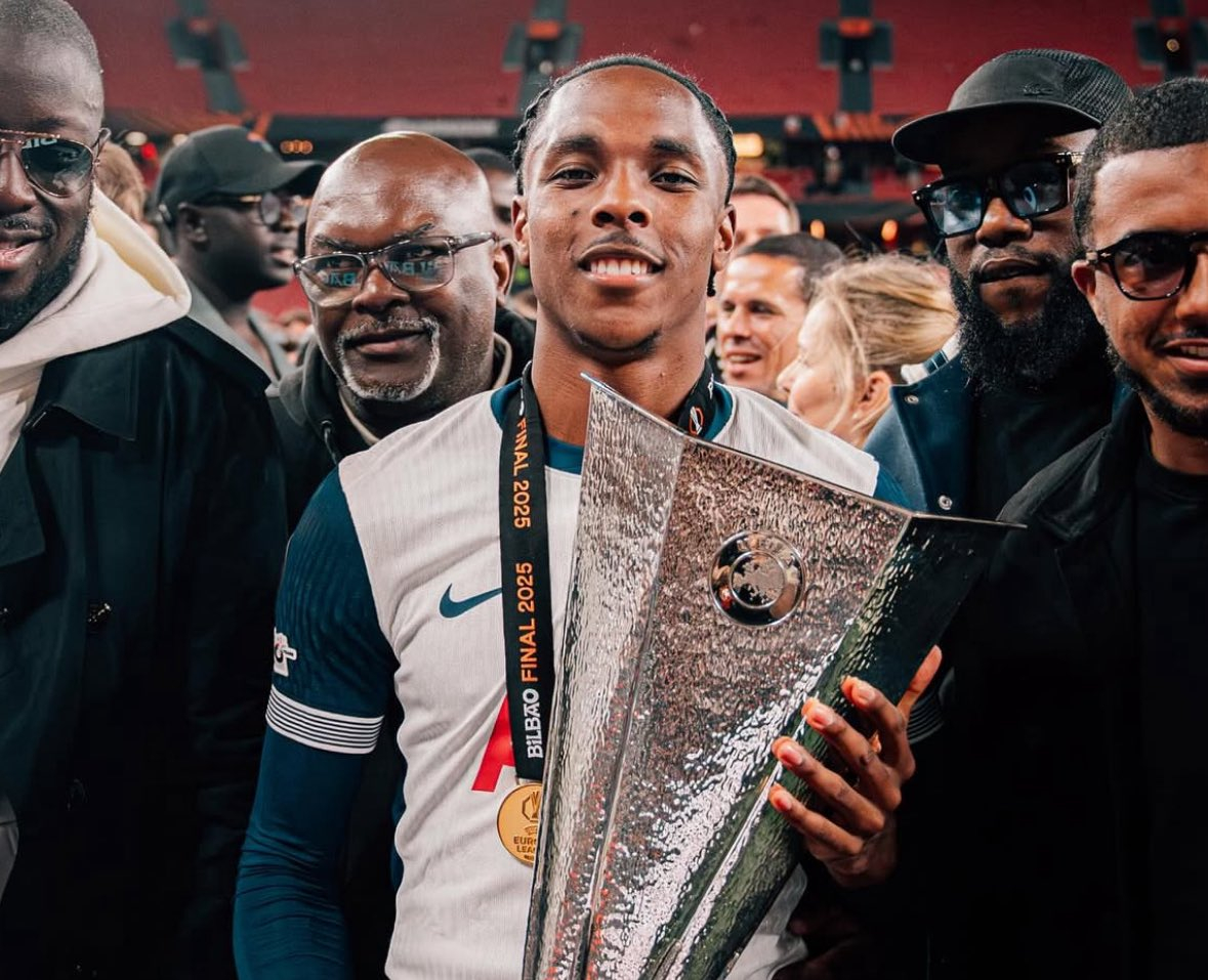 'SON 대신 주전 전망까지' 토트넘 황당 영입, EPL 2골 공격수→무려 632억에 품는다 | 스타뉴스