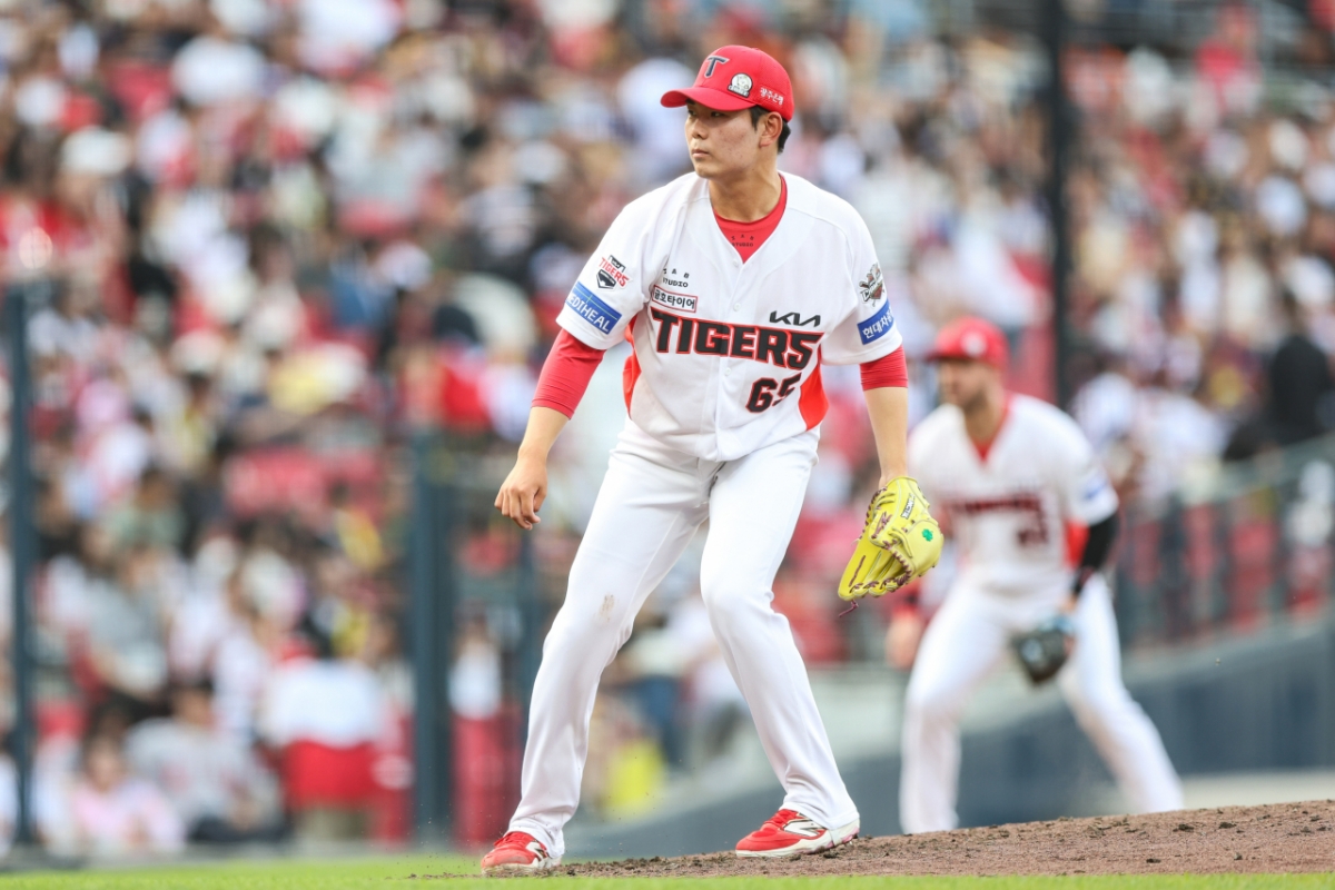 '진짜' 이러다 KBO 새 역사 쓰나→KIA 'ERA 0.00' 또 무실점 쾌투! 사령탑 극찬 "좋은 투수 1명 나왔다" | 스타뉴스