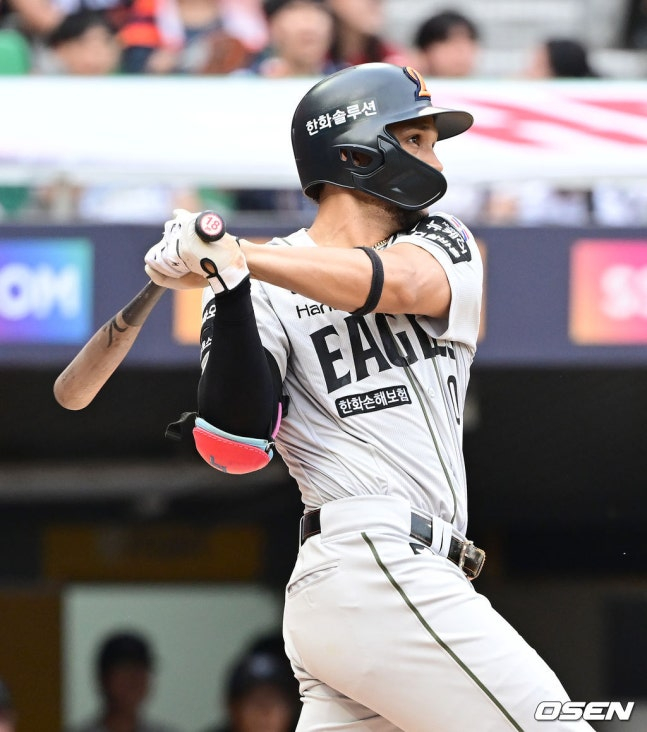 리베라토 KBO 데뷔 첫 홈런→폰세 ERA 1위 재탈환! 한화, SSG에 5-3 승... 선두 지켰다 [인천 현장리뷰] | 스타뉴스