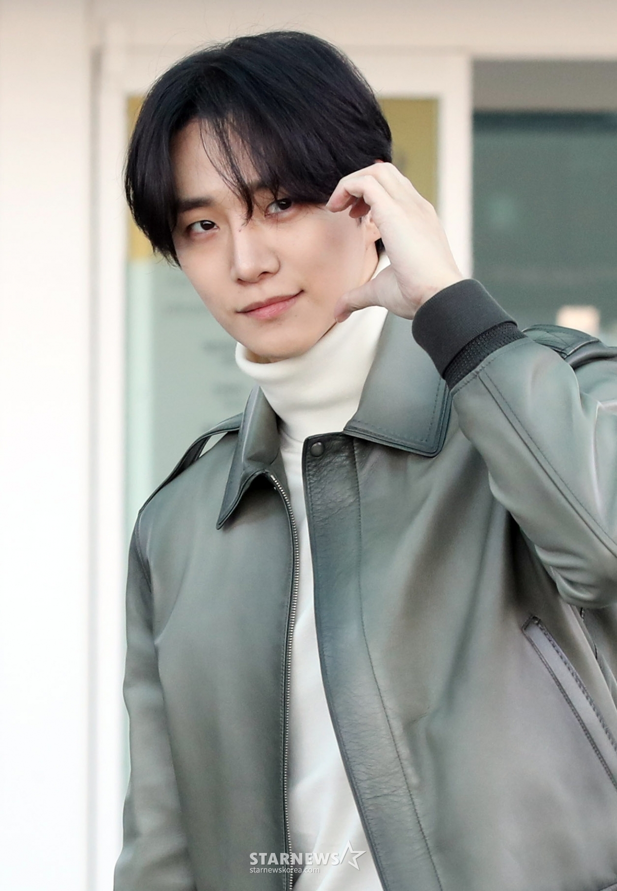 대만 홀린다! 'AAA 2025 MC' 이준호 스타랭킹 남자배우 2위 | 스타뉴스