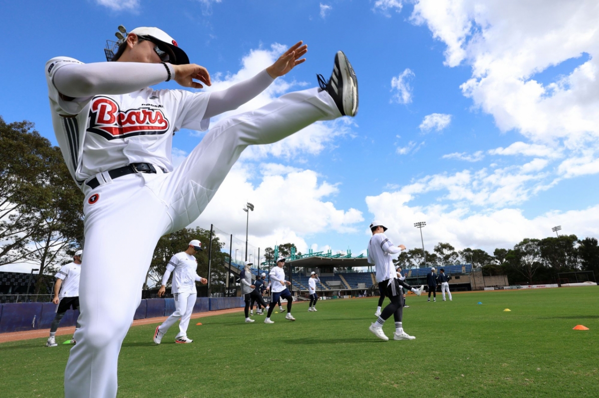 와 '179.5㎞' 괴물이 나타났다! KBO 지각변동 일어나나, 홈런 치고도 수해 이재민부터 챙기다니 '마음씨도 완벽하네' | 스타뉴스