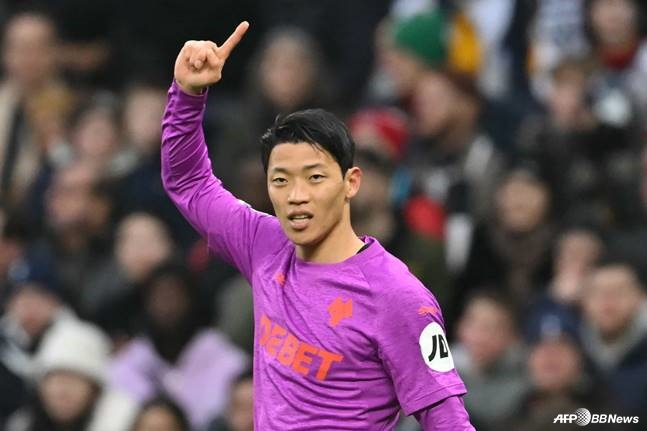 '공신력 최강' 인정, 황희찬 'EPL 돌풍팀' 스트라이커 낙점! "HWANG 원하는 이유는..." | 스타뉴스