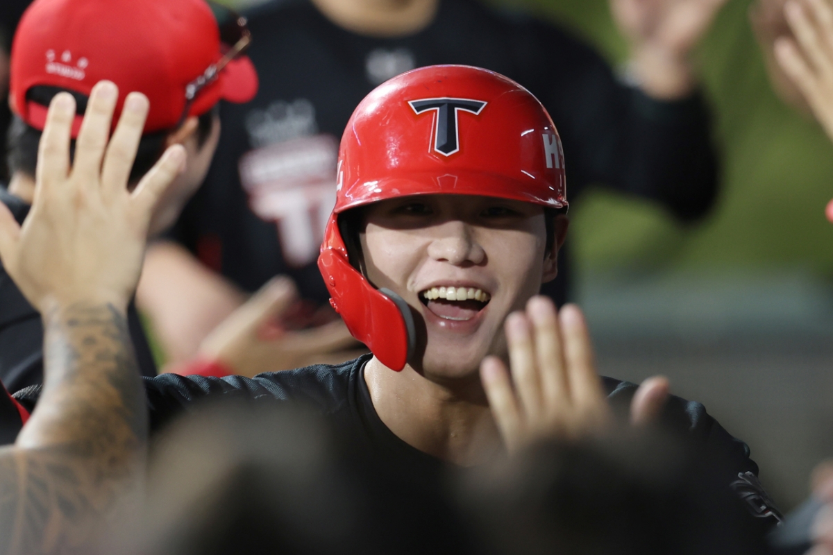 '오선우 스리런포-김호령 투런포-나성범 솔로포' KIA 3연승 파죽지세, KT에 10-1 대승 [수원 현장리뷰] | 스타뉴스