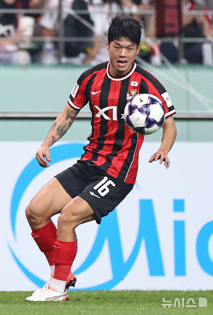 'ACLE 환상 데뷔골' 최준, FC서울 막힌 혈 뚫었다 "K리그 골보다 쾌감 좋아... 골 넣고 분위기 바뀐 것 인정" [상암 현장] | 스타뉴스