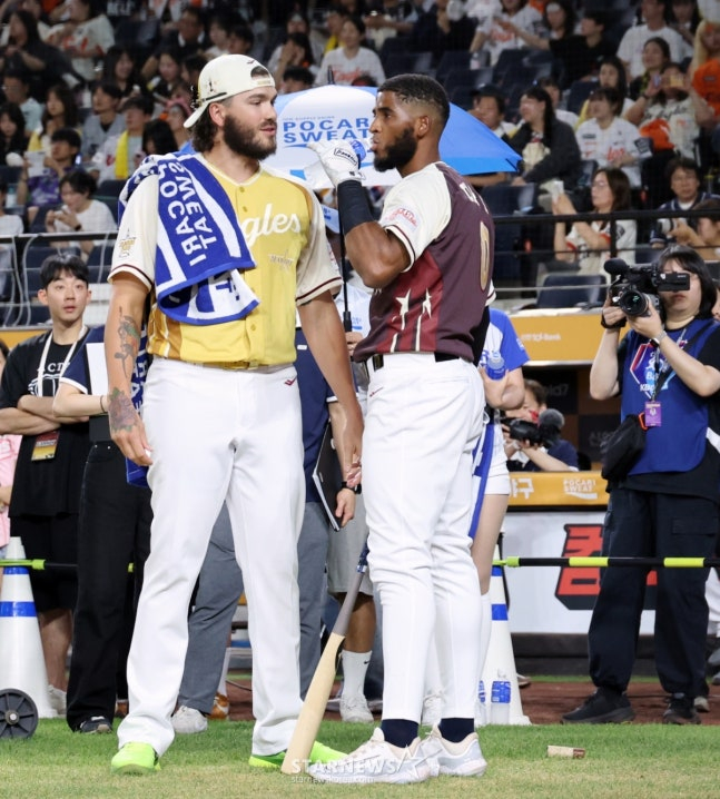 '17연승' 폰세 vs '50홈런·150타점' 디아즈, 누가 MVP 될 상인가... 올해 KBO MVP·신인상 후보 공개 | 스타뉴스