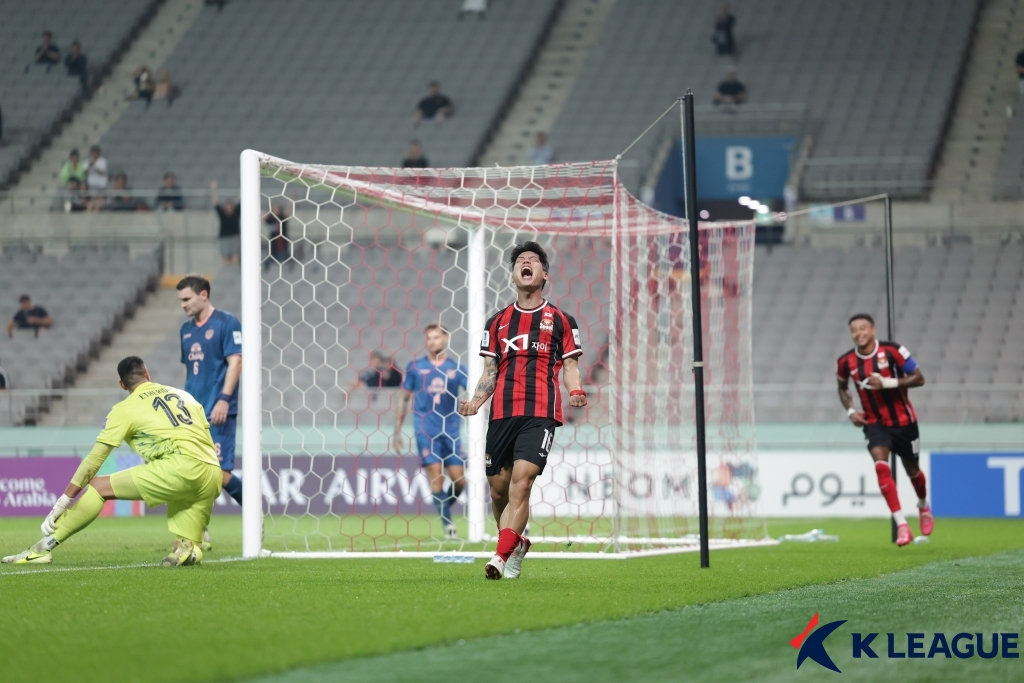 FC서울 ACLE 첫 승 이끈 최준, 2라운드 최우수선수 후보 | 스타뉴스