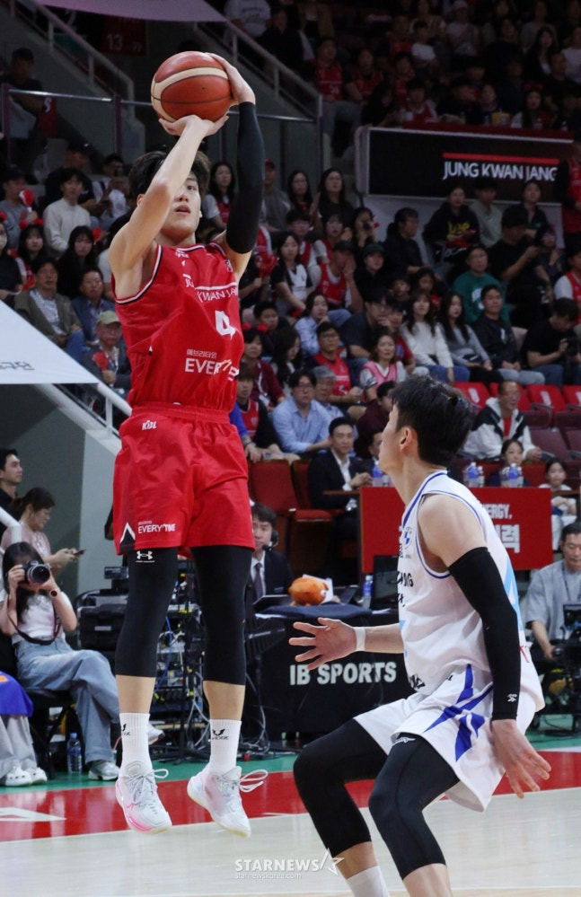 실수했다고? "뻔뻔해져라" 미래의 정관장 에이스 박정웅 위해→KBL 명장 '특급 조언' | 스타뉴스