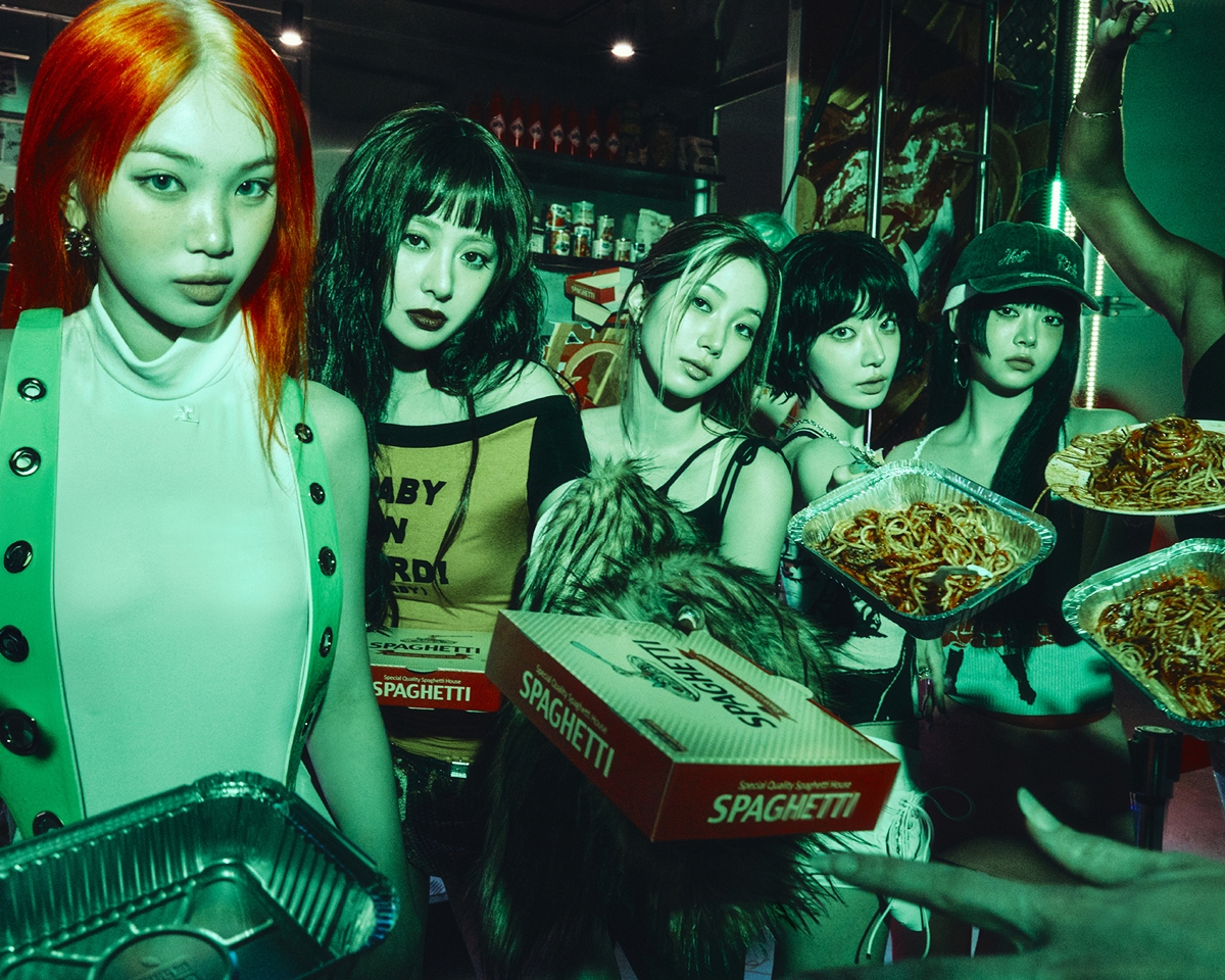 르세라핌 'SPAGHETTI', 55개 국가·지역 아이튠즈 '톱 송' 1위..MV 1500만뷰 돌파 | 스타뉴스