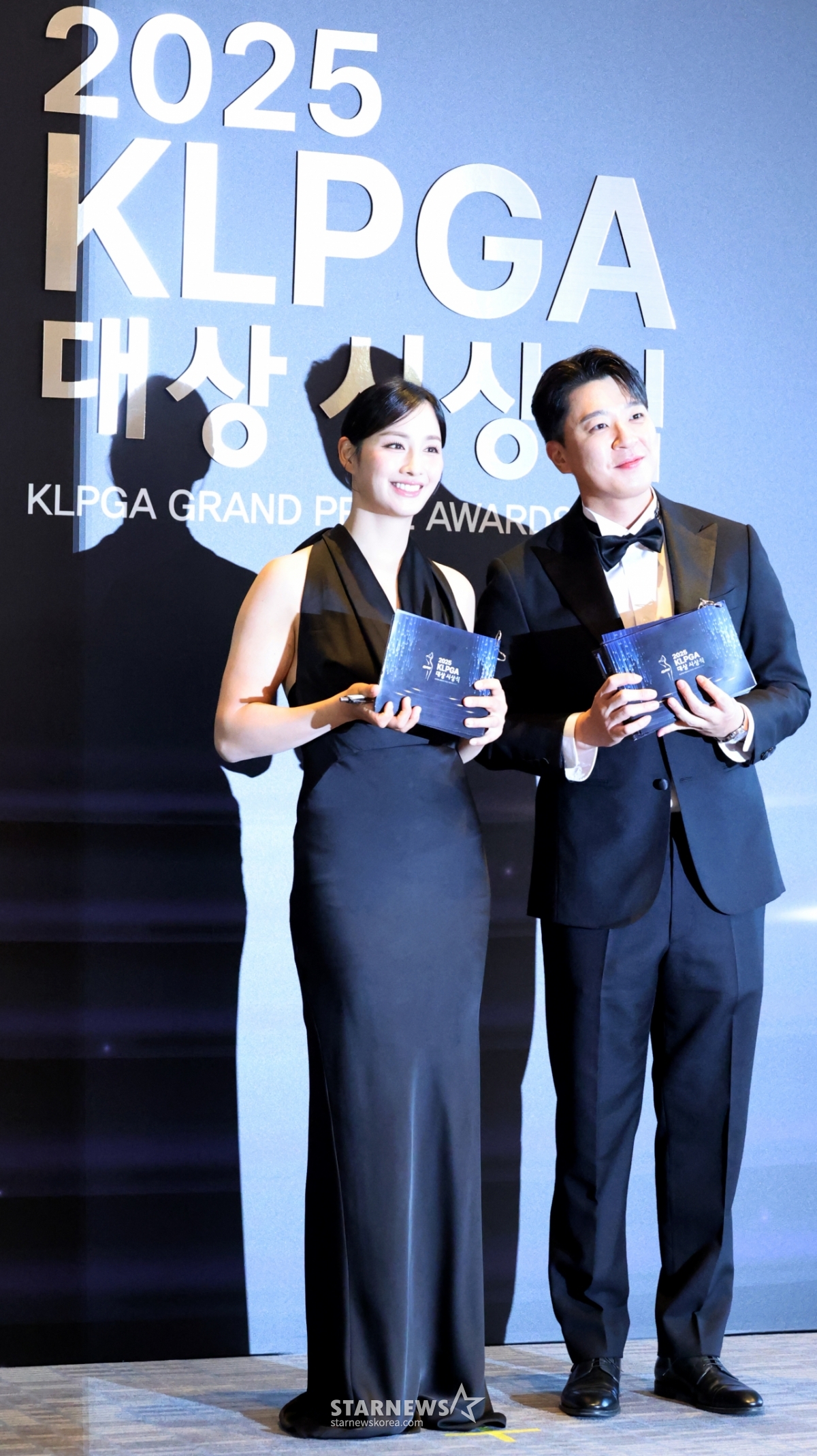 [포토] MC 박결과 안현준 2025 KLPGA 대상' | 스타뉴스