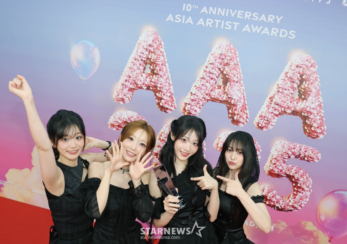 QWER 'AAA 2025, 베스트밴드!'[★포토] | 스타뉴스