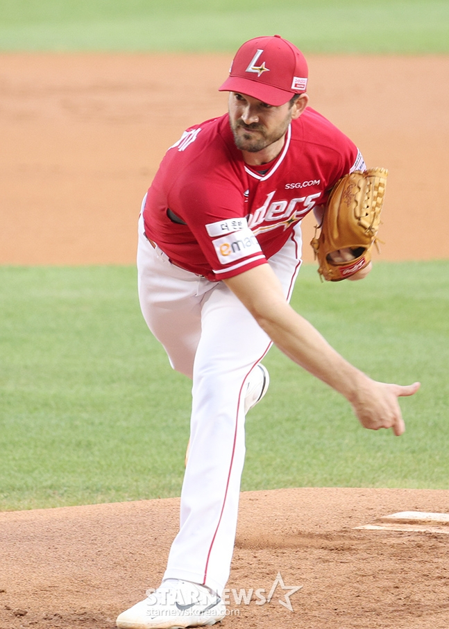 'ML 복귀' KBO K-머신, 1+1년 최대 250억 파격 조건! 16승 대전 예수보다 더 받았다 | 스타뉴스