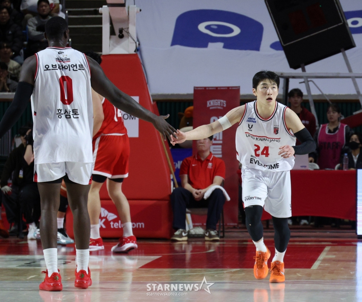 [Photo] Moon Yoohyun, "I can see Seungri."