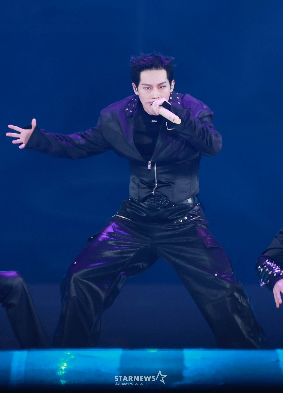 MONSTA X Jooheon's "Aura Overwhelming the Stage" [AAA2025 pictorial]