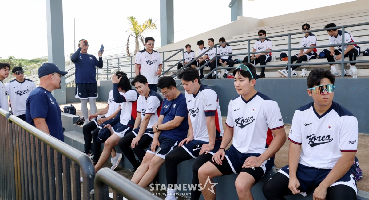 Huấn luyện viên ném bóng Kim Kwang Sam 'Ngày mai là ngày nghỉ tuyệt vời!'