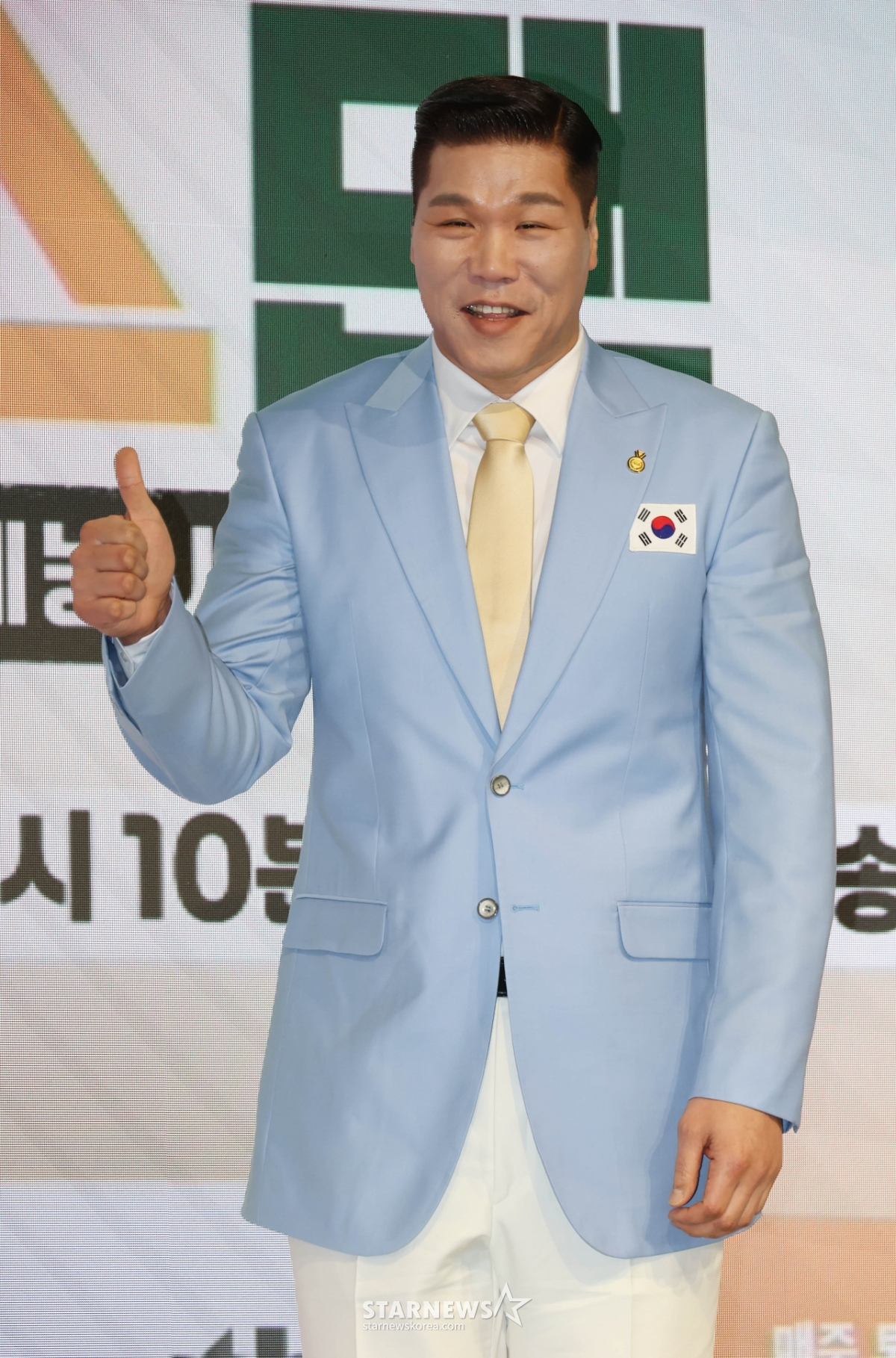 Seo Jang Hoon's "Thumbs up, yes man!""[★Photo]