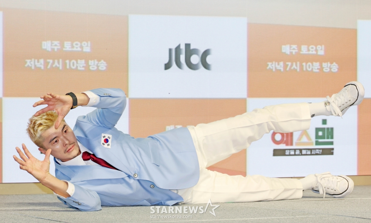 Kim Young-kwang's "Throw Your Body To Make You Hilarious" [★Photo]