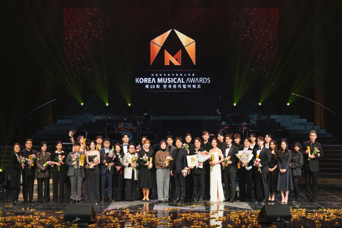 "A Man in Hanbok", 10th Anniversary Hanmuir Grand Prize..Park Eun-tae ...