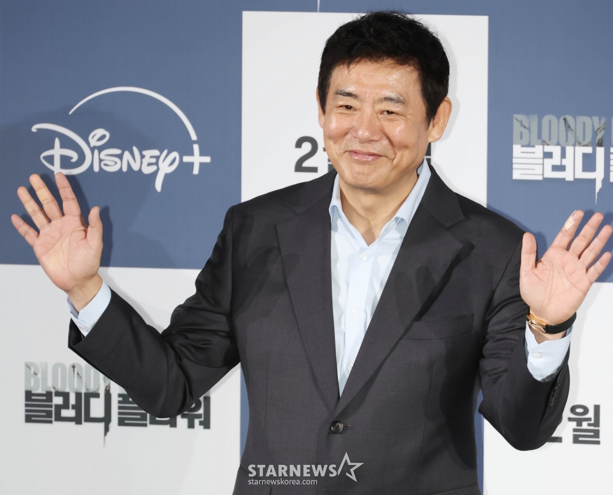 Sung Dong Il's "Kind smile" [★Photo]