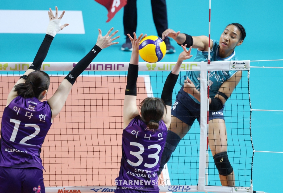 [Photo] Raina | STARNEWS