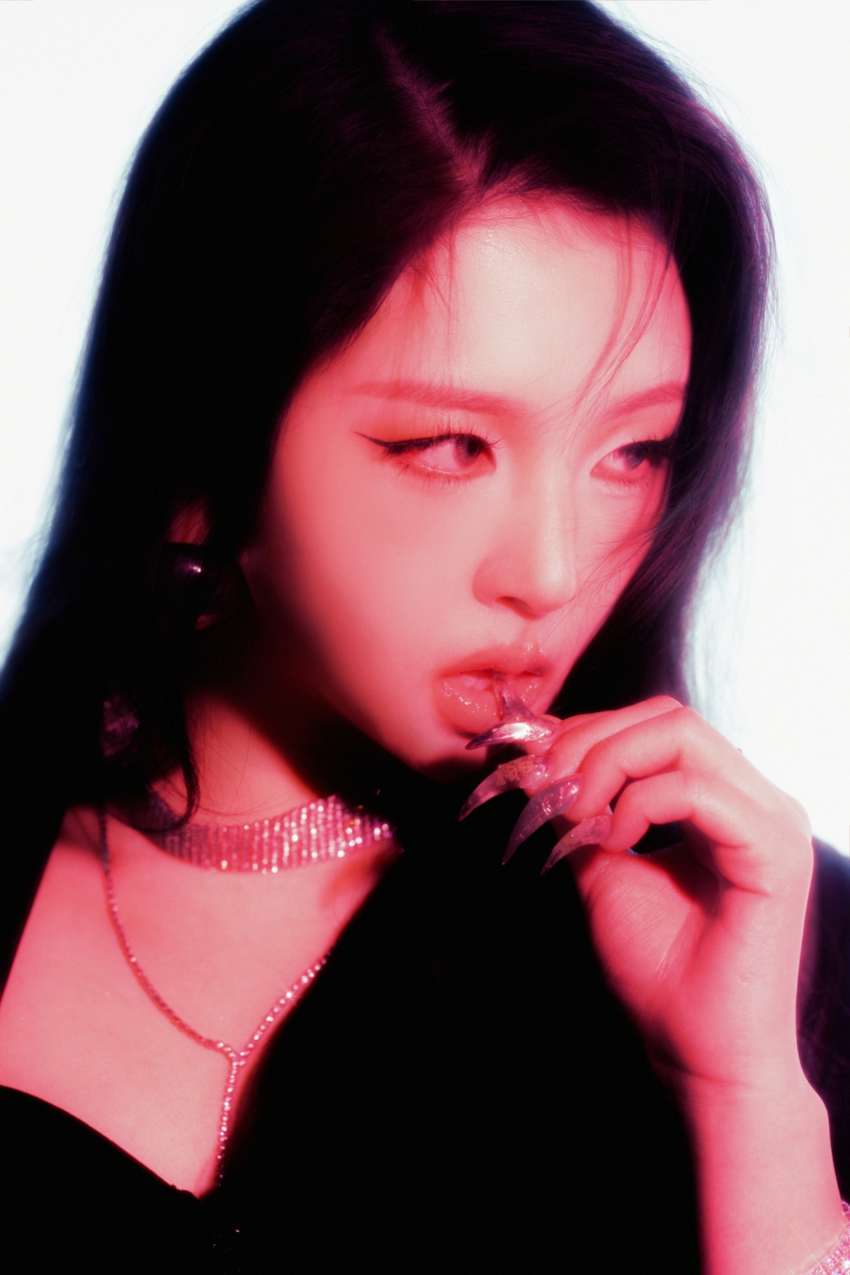 Jeon Ji Woo (KARD) tung ảnh teaser biến hình mạnh mẽCông bố ảnh concept ...