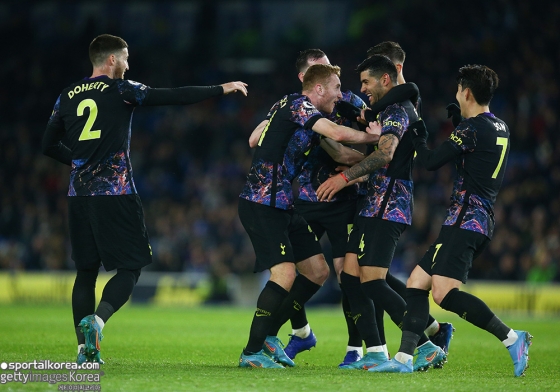 [EPL 16R] ‘SON 결승골 기점’ 토트넘, 브라이턴 2-0 격파… 4위와 3점 차 | 스타뉴스