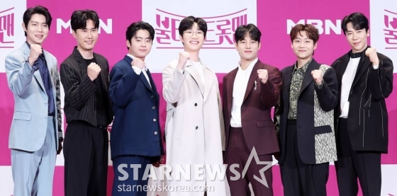 이석훈 신유 박현빈 '불타는 장미단' MC..손태진 등 TOP7 재회 | 스타뉴스